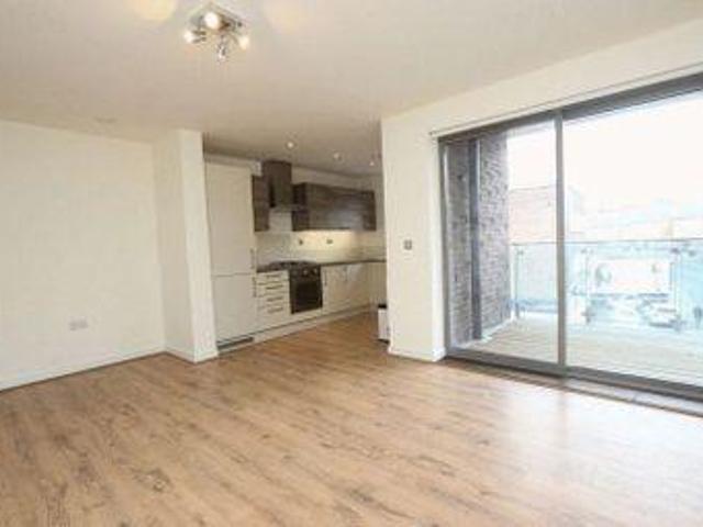 2 Bedrooms Flat for rent in Infinity Apartments, Chapel House Street E14