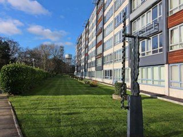 2 Bedrooms Flat for rent in Ingledew Court, Leeds LS17