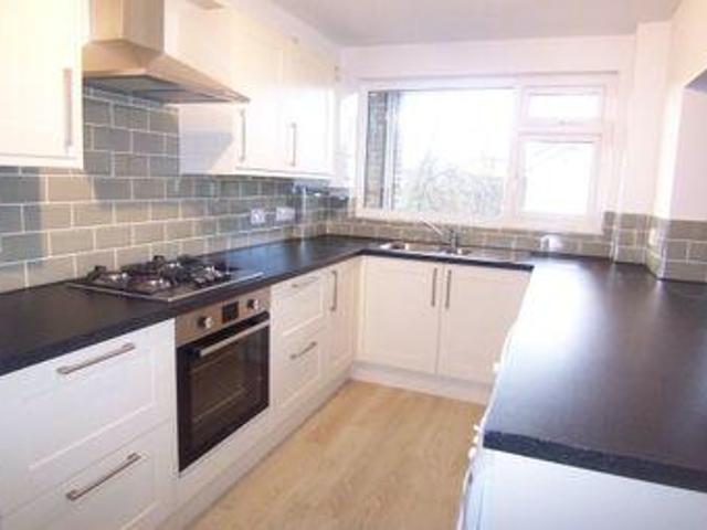 2 Bedrooms Flat for rent in Inner Park Road, London SW19