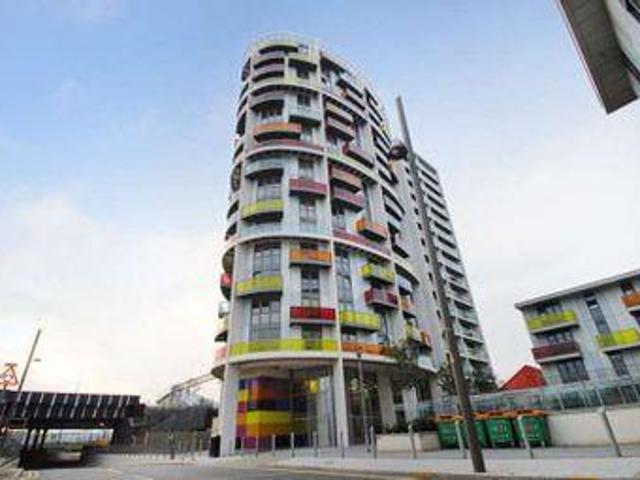 2 Bedrooms Flat for rent in Icona Point, Warton Road, Stratford, London. E15
