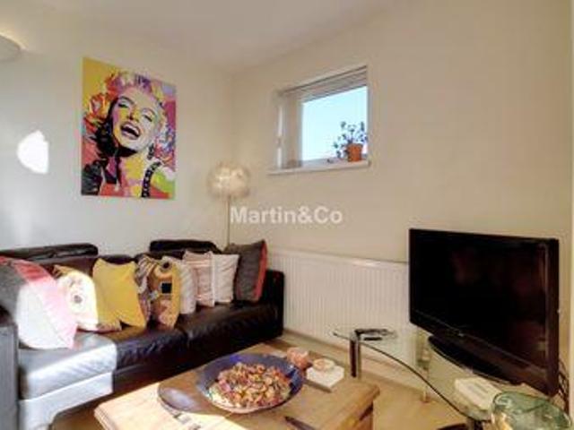 2 Bedrooms Flat for rent in Ilderton Road, London SE16