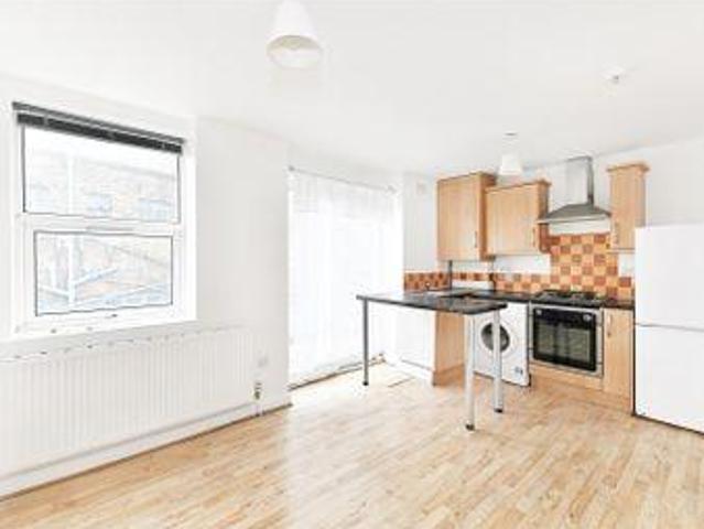 2 Bedrooms Flat for rent in Ilford Hill, Ilford IG1