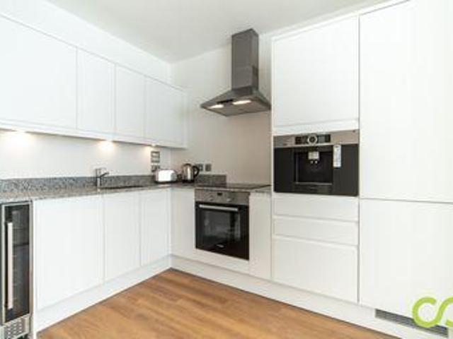2 Bedrooms Flat for rent in Ilford Hill, Ilford IG1