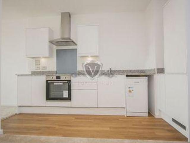 2 Bedrooms Flat for rent in Ilford Hill, Ilford IG1