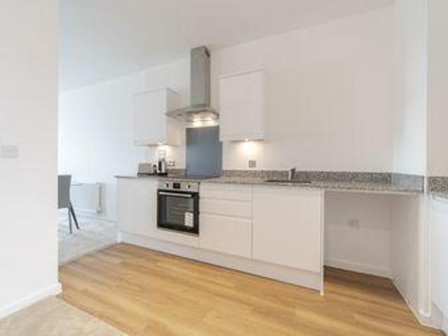 2 Bedrooms Flat for rent in Ilford Hill, Ilford IG1
