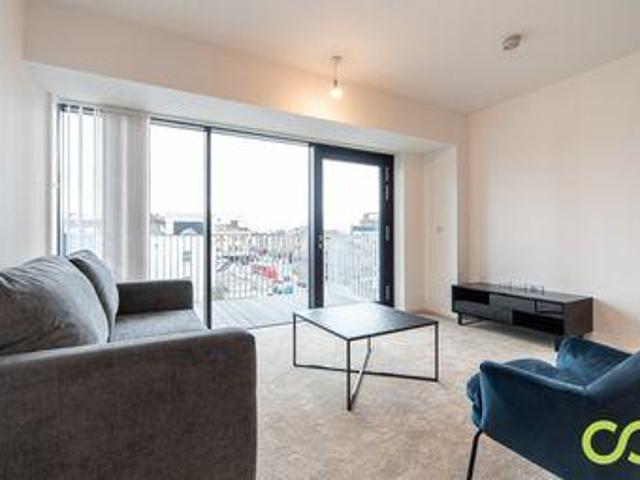 2 Bedrooms Flat for rent in Ilford Hill, Ilford IG1
