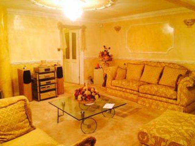 2 Bedrooms Flat for rent in Ilford Lane, Ilford IG1