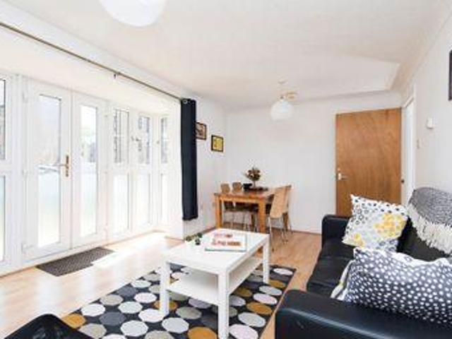 2 Bedrooms Flat for rent in Ireton Street, Bow, London E3