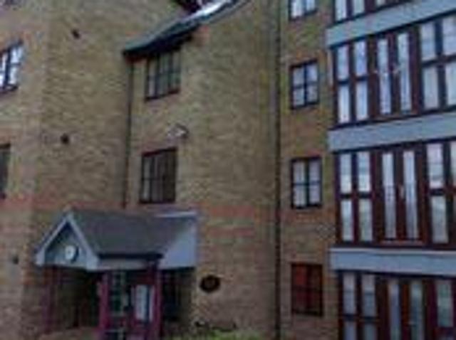 2 Bedrooms Flat for rent in Ireton Street, London E3