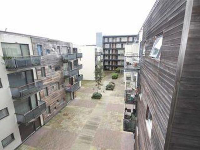 2 Bedrooms Flat for rent in Isaac Way, Manchester M4