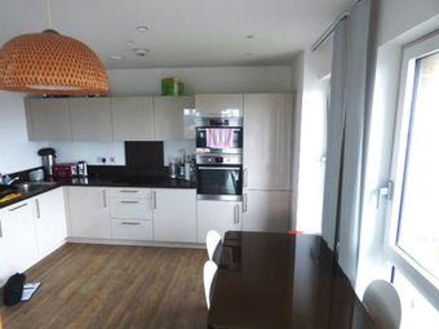 2 Bedrooms Flat for rent in Ivy Point, Hannaford Walk, London E3