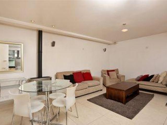 2 Bedrooms Flat for rent in Ivor Place, London NW1
