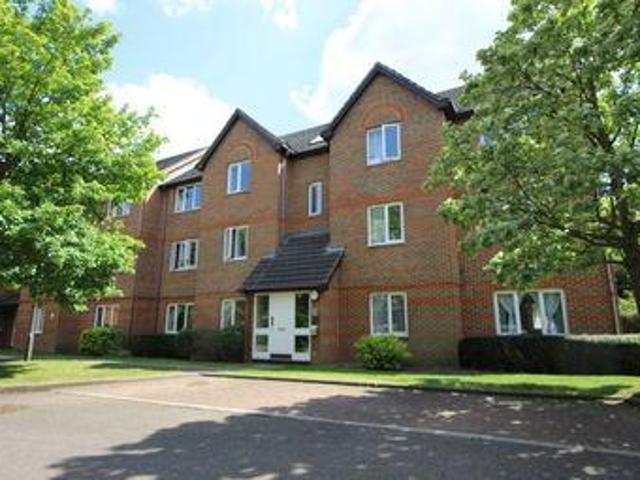 2 Bedrooms Flat for rent in John Austin Close, Kingston Upon Thames KT2