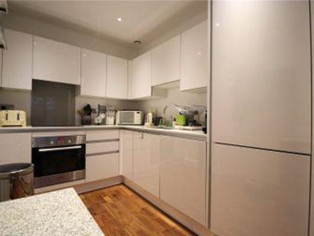 2 Bedrooms Flat for rent in John Donne Way, London SE10