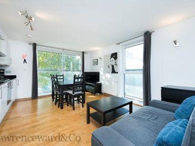 2 Bedrooms Flat for rent in John Fisher Street, London E1