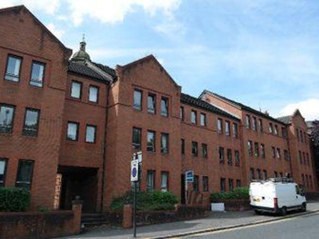 2 Bedrooms Flat for rent in John Knox Street, Dennistoun, Glasgow G4