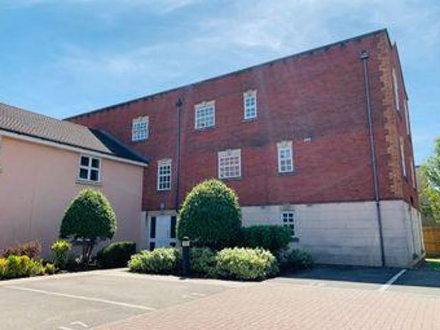 2 Bedrooms Flat for rent in John Repton Gardens, Brentry, Bristol BS10