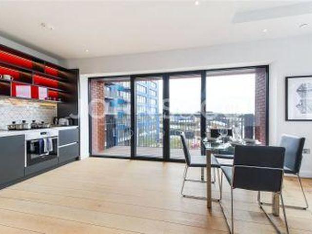 2 Bedrooms Flat for rent in Java House, London City Island, London E14