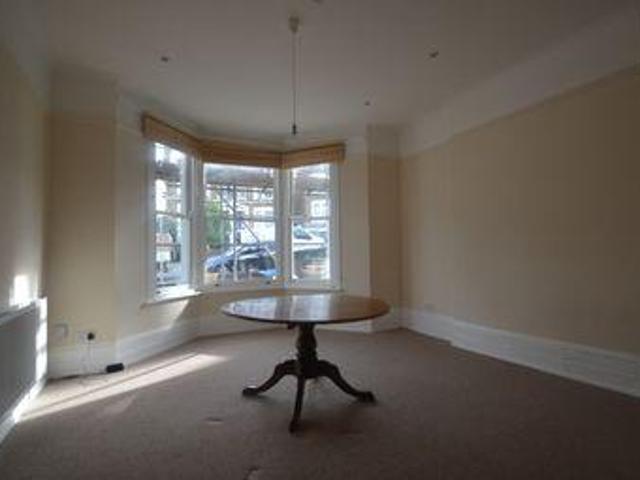 2 Bedrooms Flat for rent in Jerningham Road, London SE14