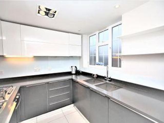 2 Bedrooms Flat for rent in Jubilee Lodge, Green Lane, Hendon NW4