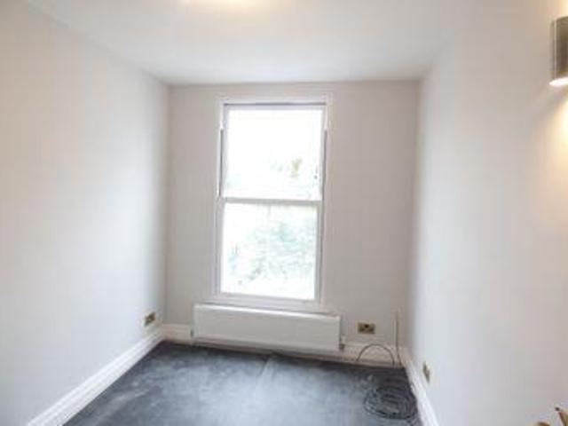 2 Bedrooms Flat for rent in Junction Road, London N19