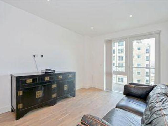 2 Bedrooms Flat for rent in Juniper Drive, Wansdsworth SW18