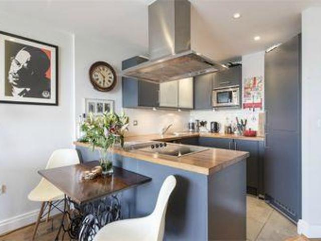 2 Bedrooms Flat for rent in Omega Building, Riverside West, Smugglers Way, Wandsworth SW18