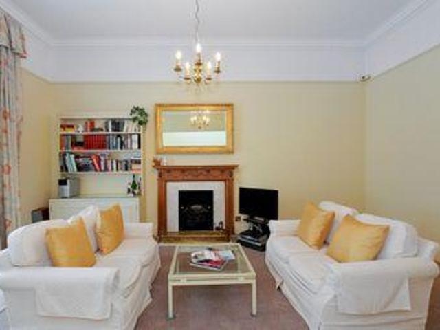 2 Bedrooms Flat for rent in Onslow Square, South Kensington SW7