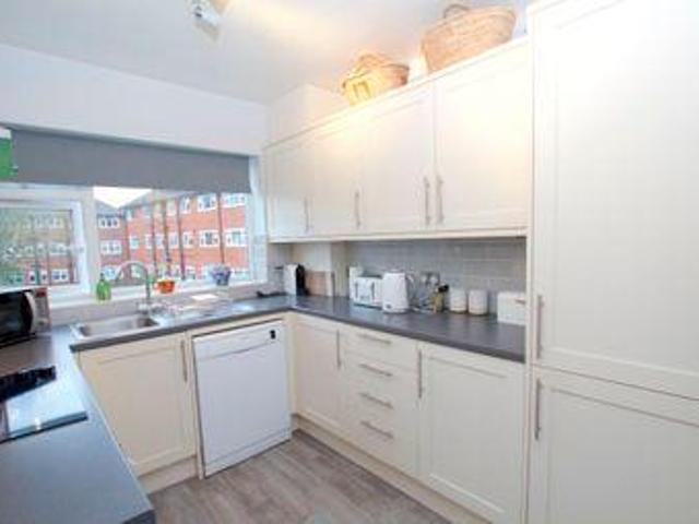 2 Bedrooms Flat for rent in Oak Hill Crescent, Surbiton KT6