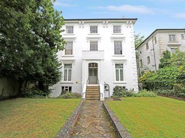 2 Bedrooms Flat for rent in Oak Hill, Surbiton KT6