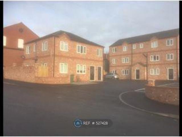 2 Bedrooms Flat for rent in Oak Tree Court, Wakefield WF1