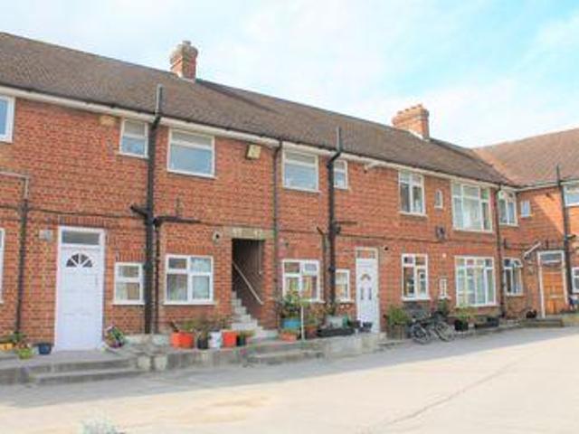2 Bedrooms Flat for rent in Oakdale Avenue, Northwood Hills HA6