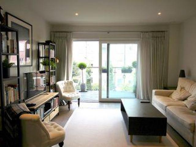 2 Bedrooms Flat for rent in Oakhill Road, London SW15