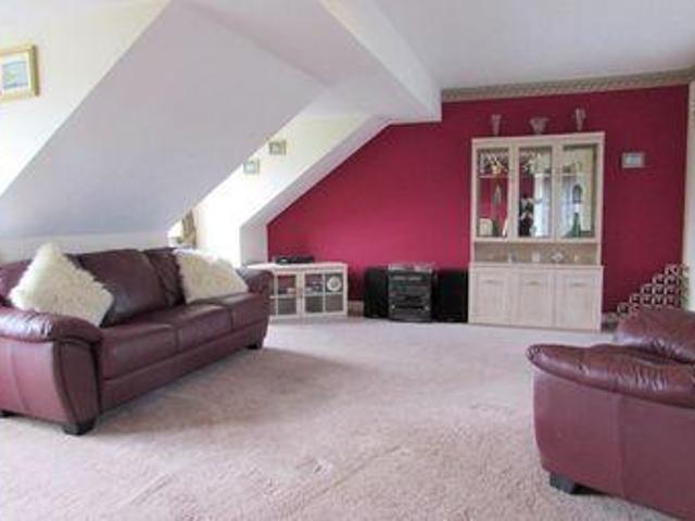 2 Bedrooms Flat for rent in Oakleaf Court, Cleveleys Avenue, Thornton Cleveleys FY5
