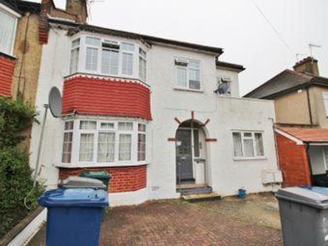 2 Bedrooms Flat for rent in Oakleigh Crescent, London N20