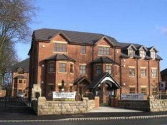 2 Bedrooms Flat for rent in Oakwood, Manchester Rd, Clifton M27