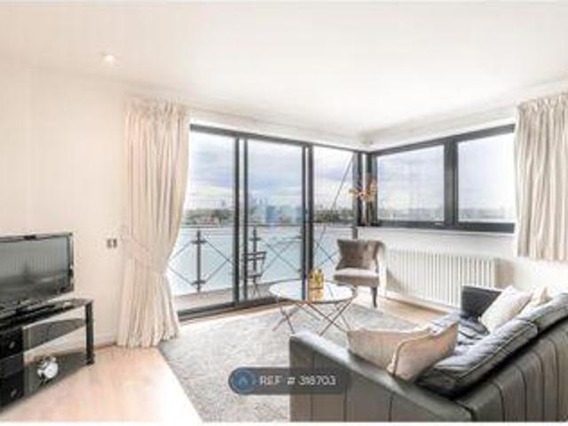 2 Bedrooms Flat for rent in Ocean Wharf, London E14