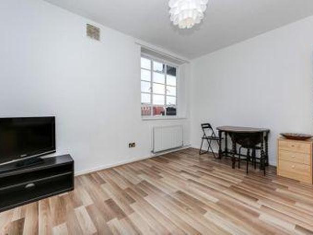 2 Bedrooms Flat for rent in Odessa Street, London SE16