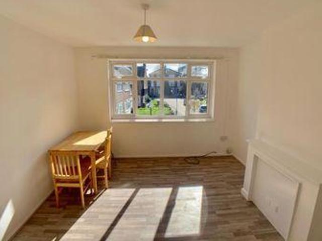 2 Bedrooms Flat for rent in Offord Close, London N17