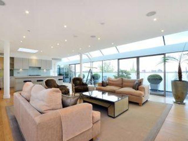 2 Bedrooms Flat for rent in Old Brompton Road, Earls Court SW5