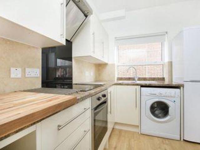 2 Bedrooms Flat for rent in Old Castle Street, London E1