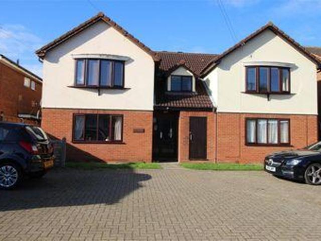 2 Bedrooms Flat for rent in Old Hale Way, Hitchin SG5