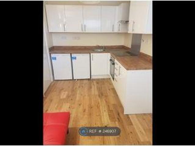2 Bedrooms Flat for rent in Old Kent Road, London SE15