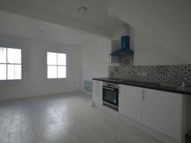 2 Bedrooms Flat for rent in Old Street, London EC1V