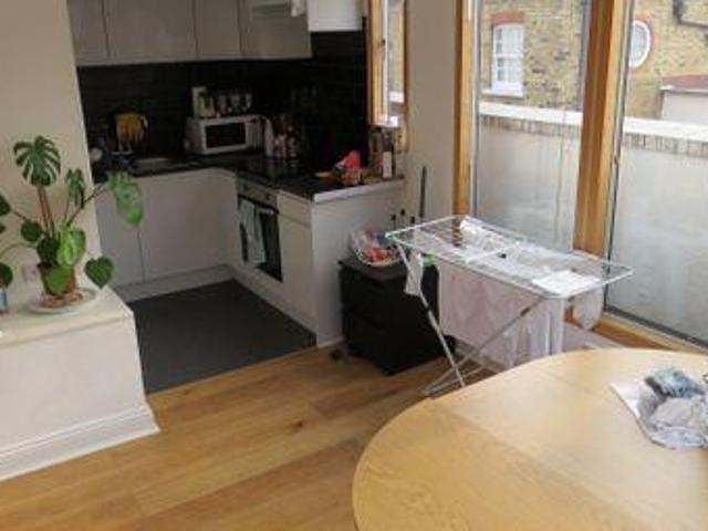 2 Bedrooms Flat for rent in Old Street, London EC1V