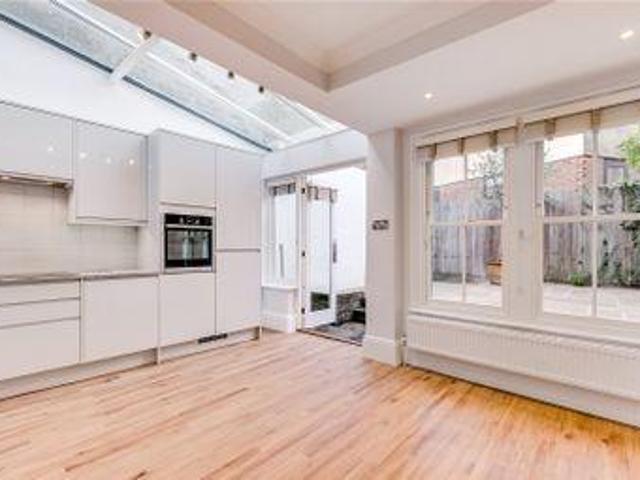 2 Bedrooms Flat for rent in Old Town, London SW4