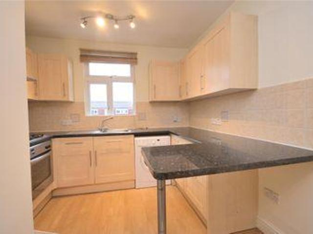 2 Bedrooms Flat for rent in Oldridge Road, Balham SW12