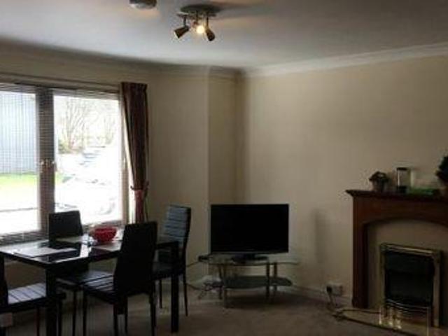 2 Bedrooms Flat for rent in Oliphant Court, Stirling FK8