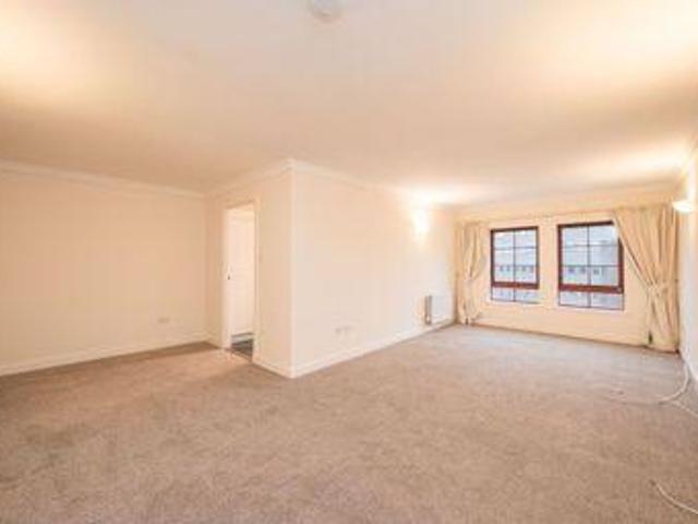 2 Bedrooms Flat for rent in Orchard Brae Avenue, Edinburgh EH4