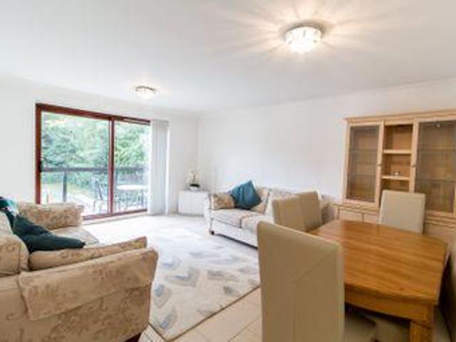 2 Bedrooms Flat for rent in Orchard Lodge, Woodside Grove N12